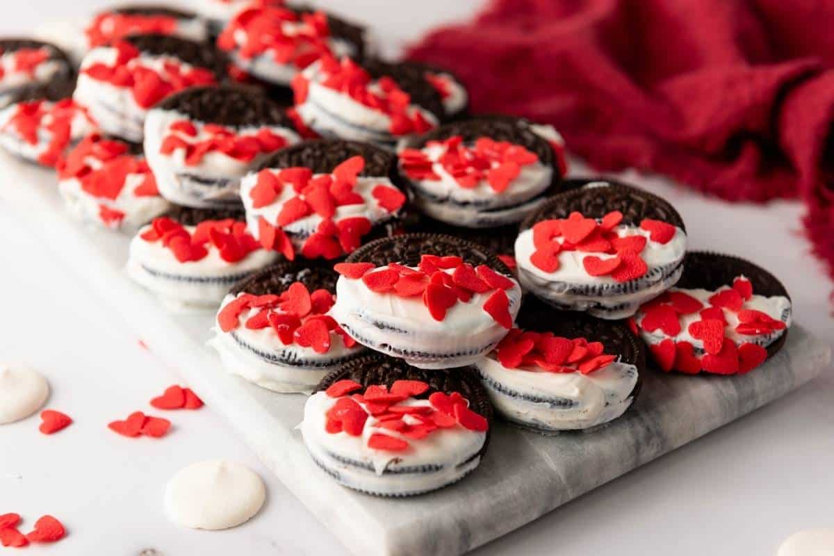 Valentine’s Day Oreos - Bake What You Love